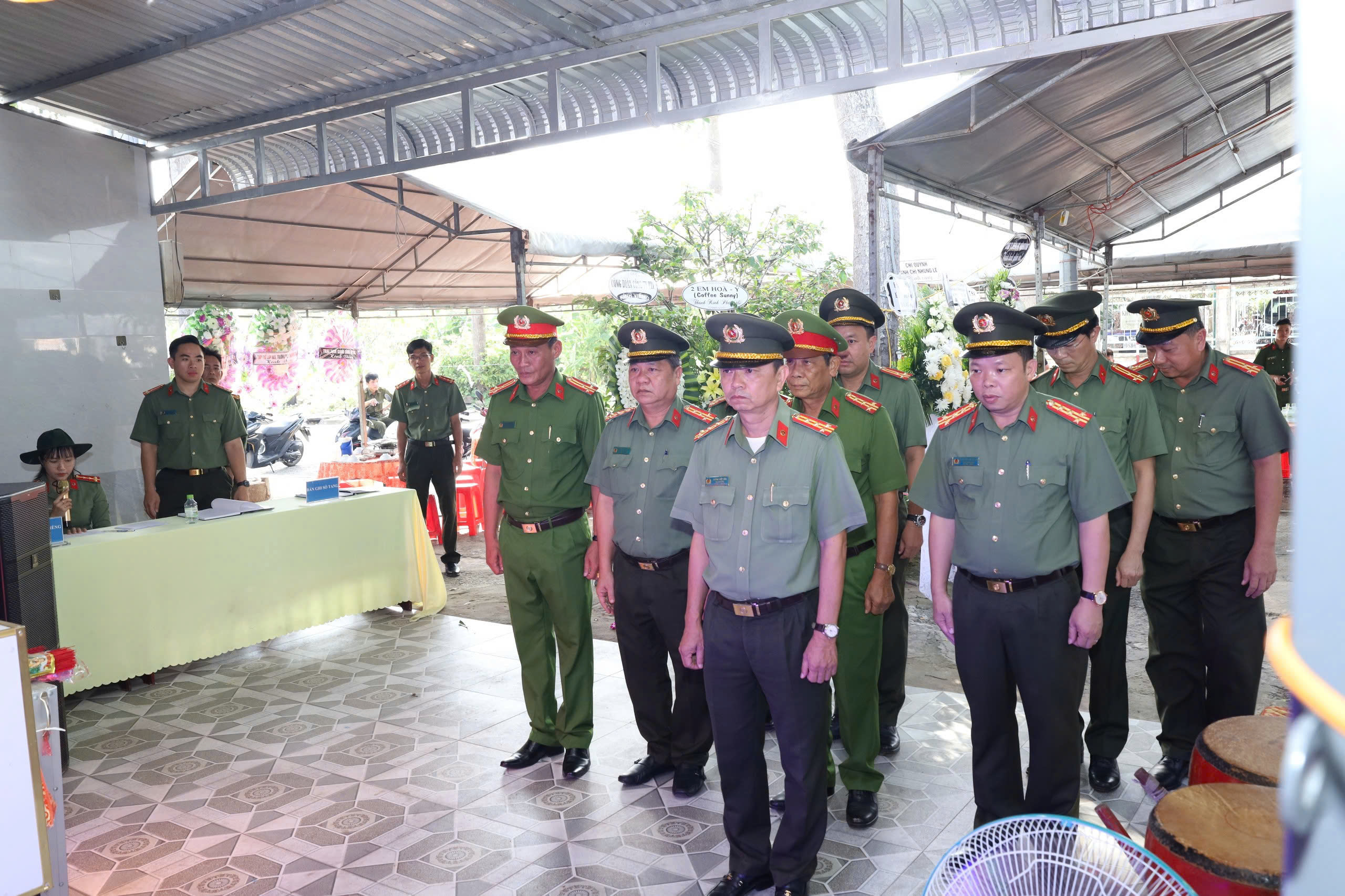 Đại úy công an hy sinh khi truy bắt đối tượng đánh bắt thủy sản trái phép